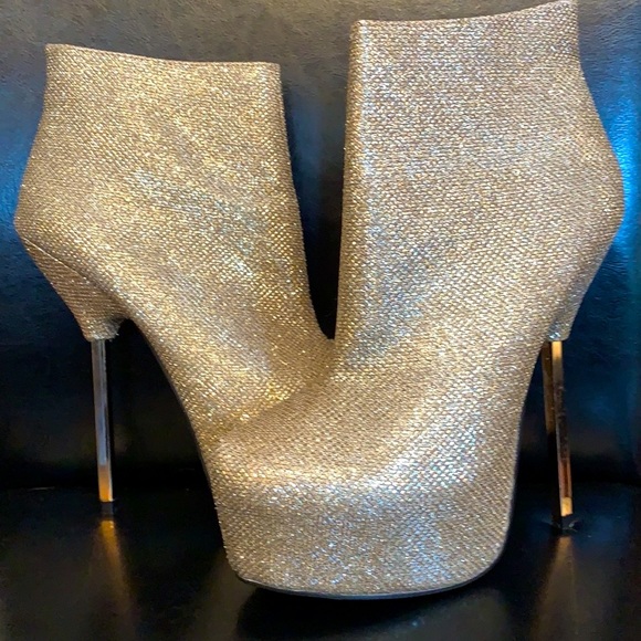 2B Bebe | Shoes | 2b Gold Shimmer Stiletto Booties With Gold Metal Heel ...